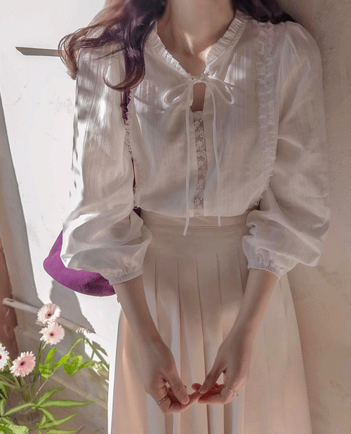 [[LABEL] 클라인드 봄레이스 배색 앤리본 단아한 블라우스 [size:F(55~66)]]